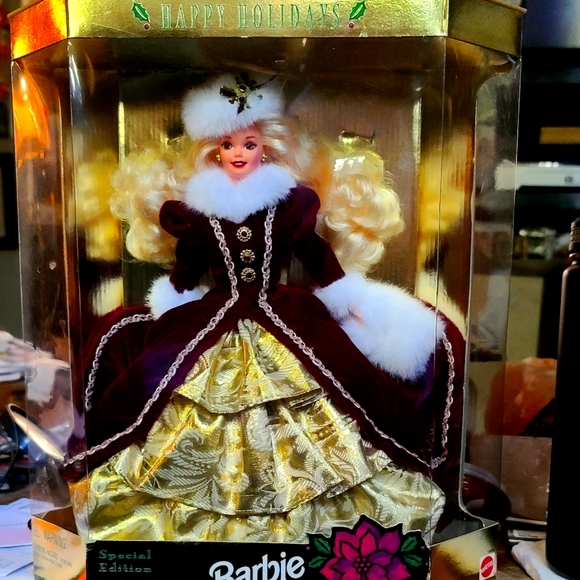 Barbie | Toys | Barbie Happy Holidays Barbie New In Box Beautiful ...